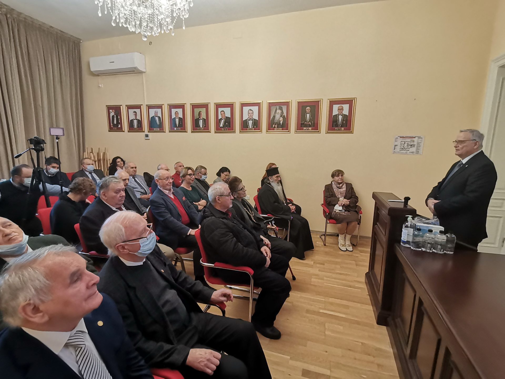 VIDEO 15 ianuarie: Ziua lui Mihai Eminescu - Ziua Culturii Naționale - Academia Oamenilor de ...